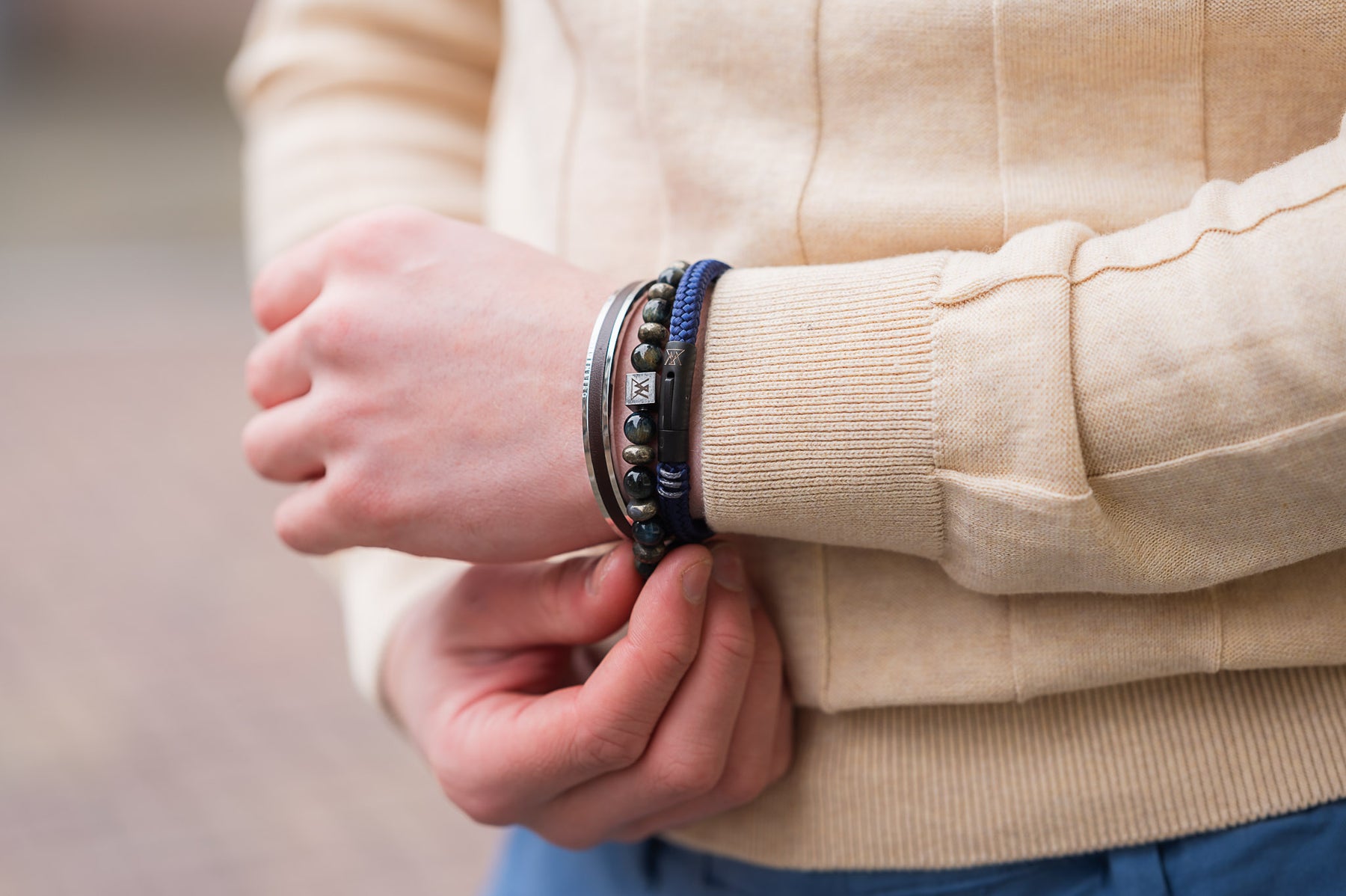 Comment s'enfiler un bracelet soi-même ? | Wildenberg Wear®